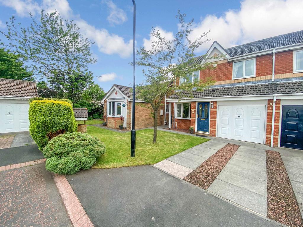 Primrose Close, Annitsford... 3 bed semi-detached house - £168,000