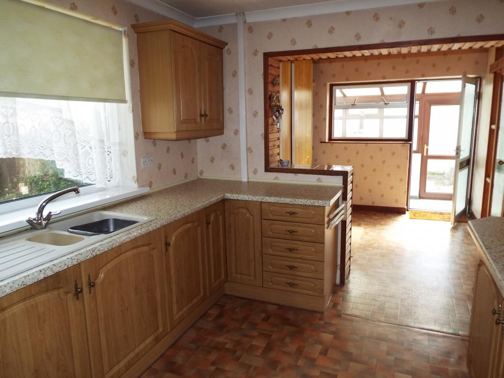 105 Pencaerfenni Park, Crofty... 3 bed bungalow - £239,000