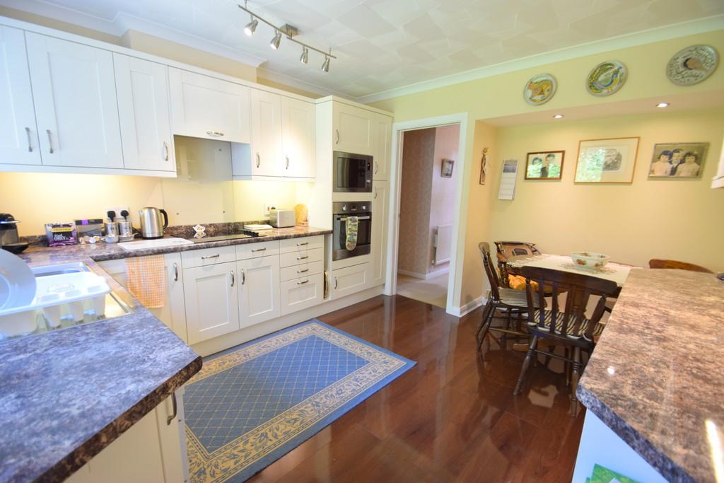Oaktree Cottage, Heol Gam, Bridgend... 3 bed detached house - £315,000