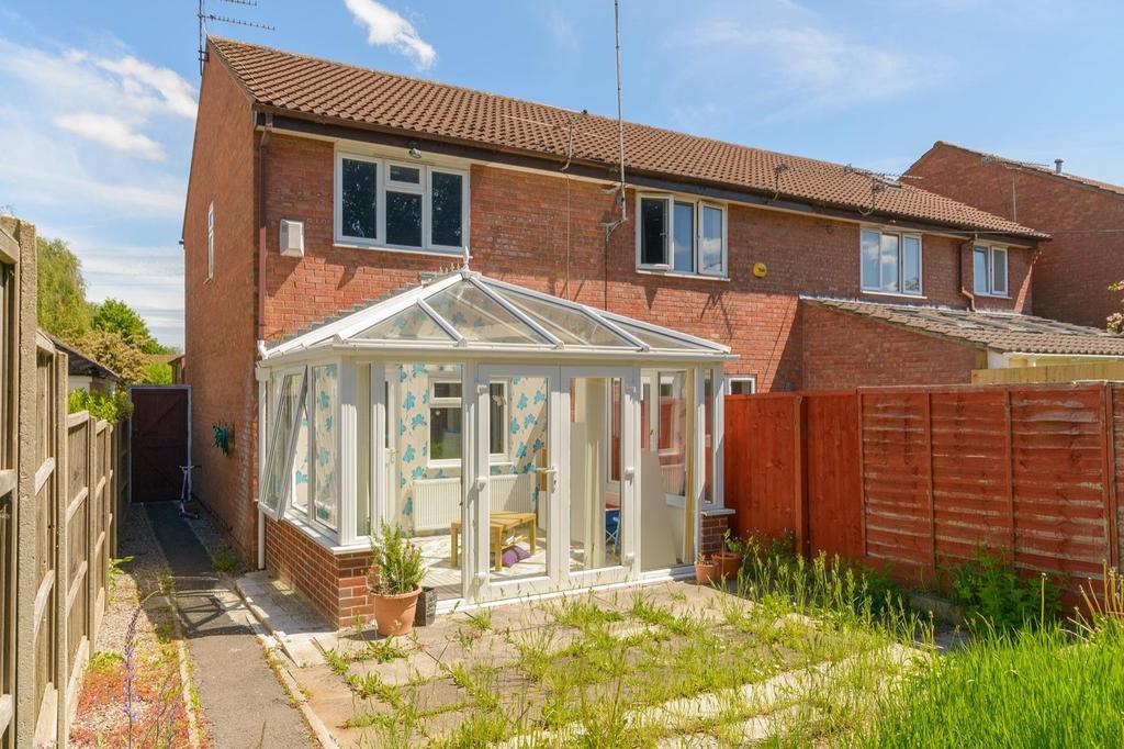 Brean Down Avenue, Henleaze 2 bed terraced house - £415,000