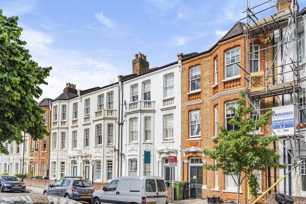 Hackford Road, Stockwell 1 bed flat - £525,000