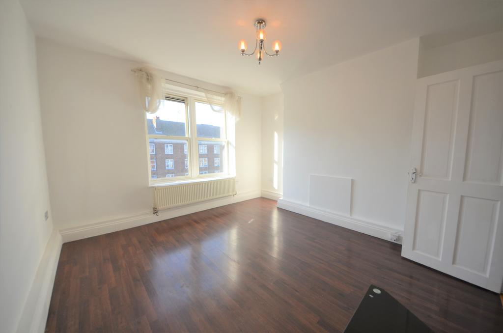 Amhurst Road, Hackney, London, E8 3 bed flat - £1,599 pcm (£369 pw)