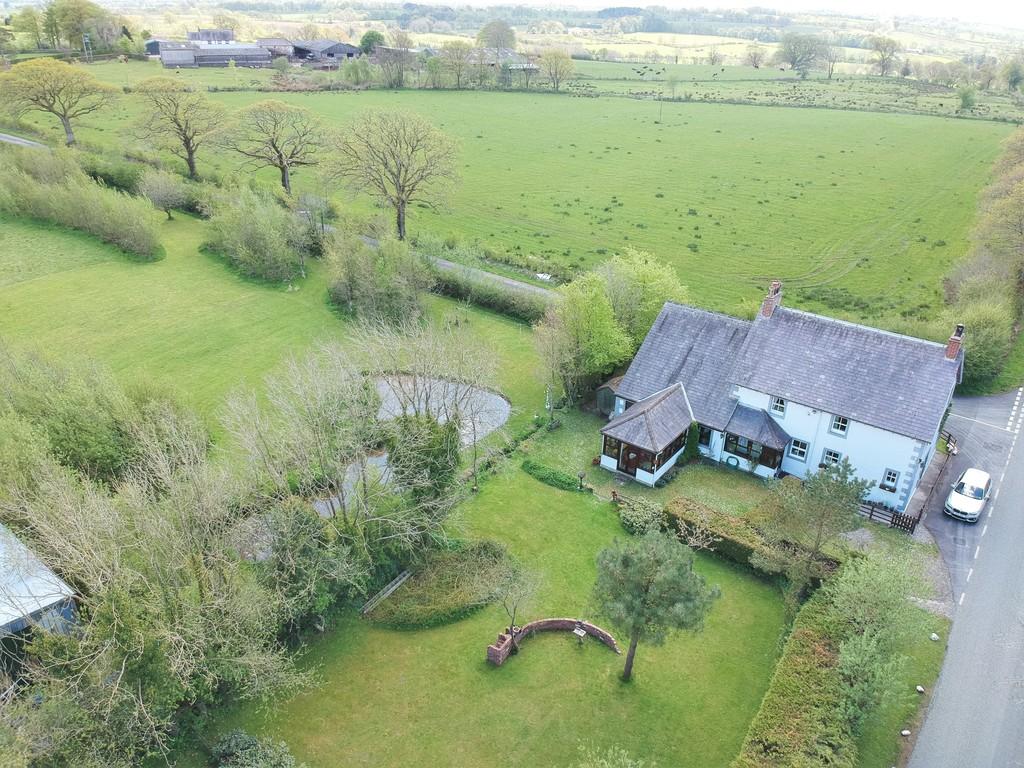 Churchfield House, Roweltown 4 bed detached house - £395,000