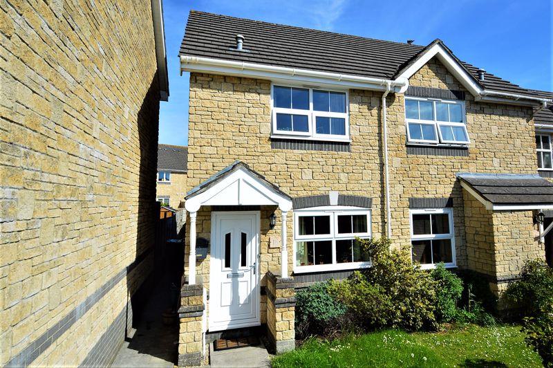 On the fringes of the village of Yatton 2 bed end of terrace house - £ ...