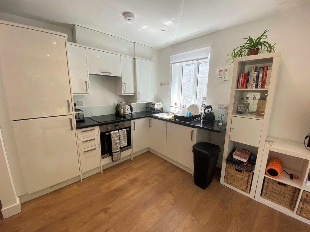 Smithick Hill, Falmouth 2 bed flat - £795 pcm (£183 pw)