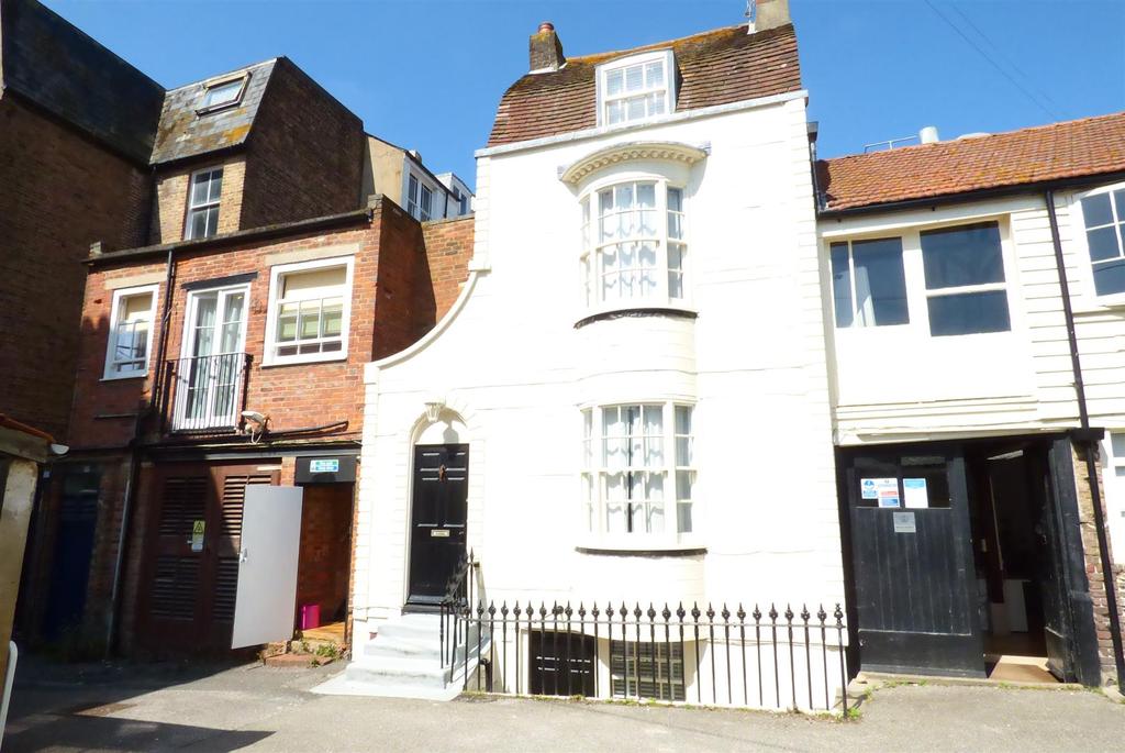 Duke Street, Brighton 3 bed house - £1,600 pcm (£369 pw)