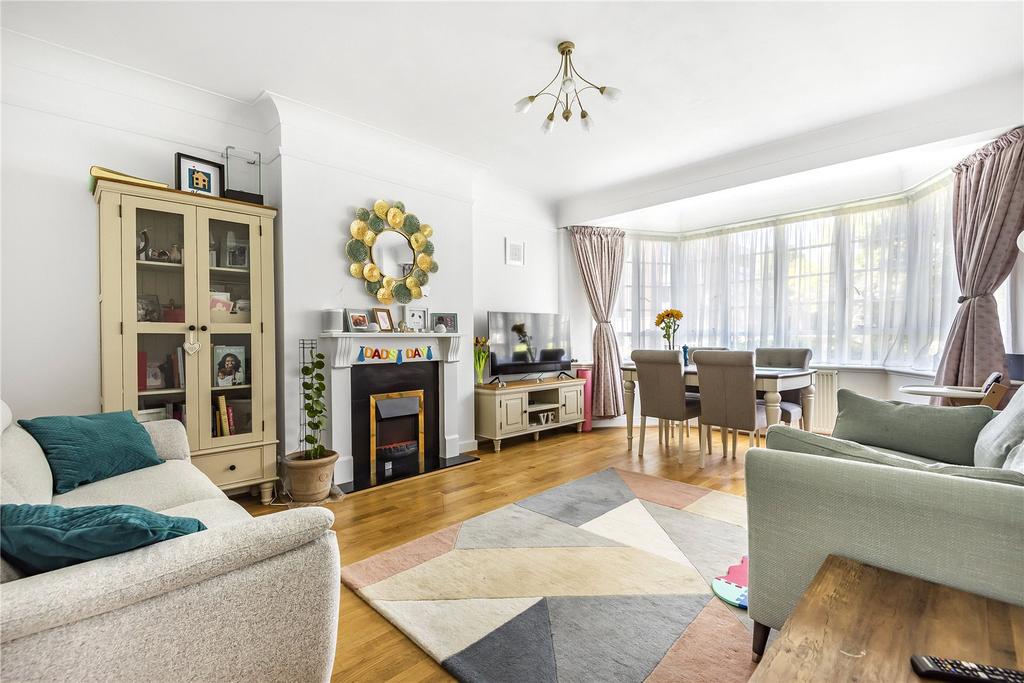 Belsize Court, Wedderburn Road... 3 bed apartment - £2,750 pcm (£635 pw)