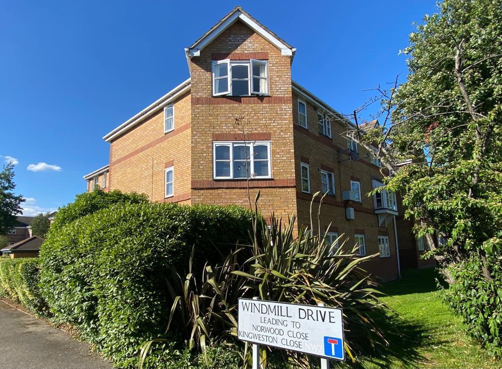 Windmill Drive, London 1 bed flat - £1,095 pcm (£253 pw)
