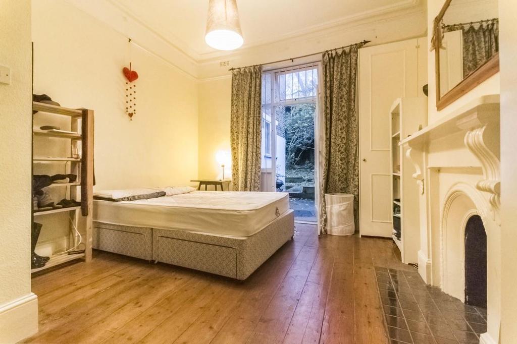 Lambert Road, SW2 1 bed flat - £1,365 pcm (£315 pw)