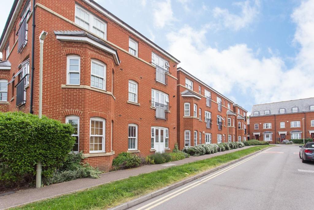George Roche Road, Canterbury 2 bed apartment - £250,000