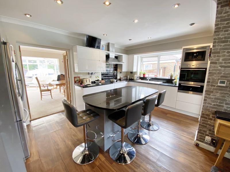 Yardley Road, Hedge End, SO30 0HQ 4 bed detached house - £630,000