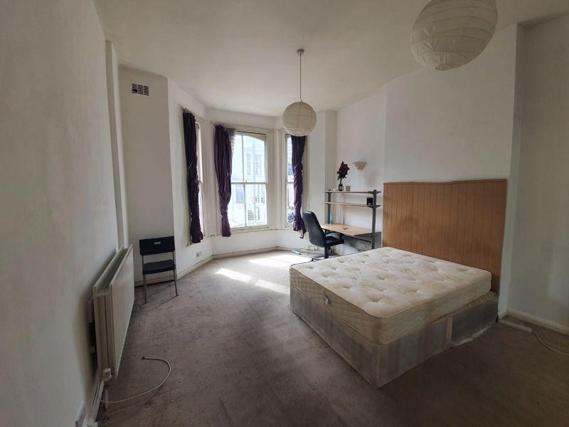 Oberstein Road,Clapham Junction, London Flat share - £799 pcm (£184 pw)