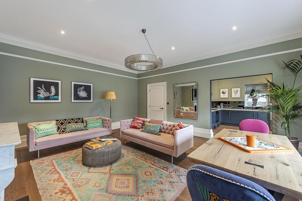 Phillimore Place, W8 7BY, W8 3 bed flat - £5,980 pcm (£1,380 pw)