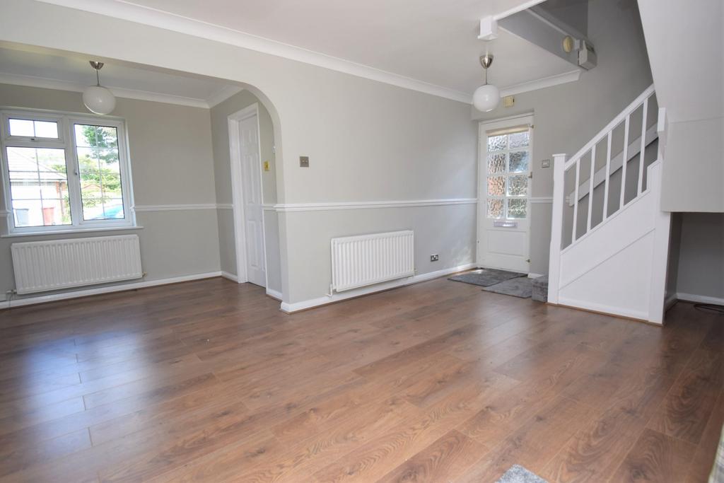 Mitchell Close, Cippenham, Slough, SL1 2 bed semi-detached house - £ ...