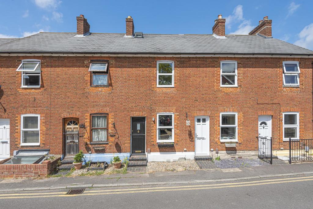 Drummond Road, Guildford, GU1 3 bed terraced house - £420,000