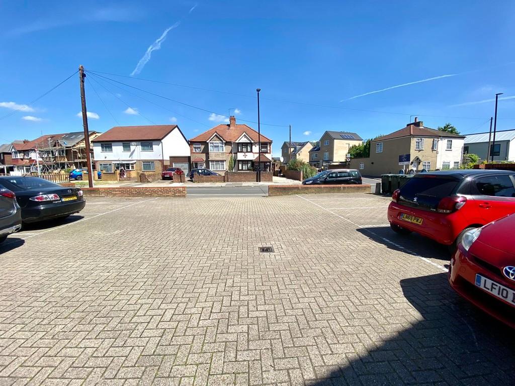 New Heston Road, Heston 1 bed flat - £1,125 pcm (£260 pw)