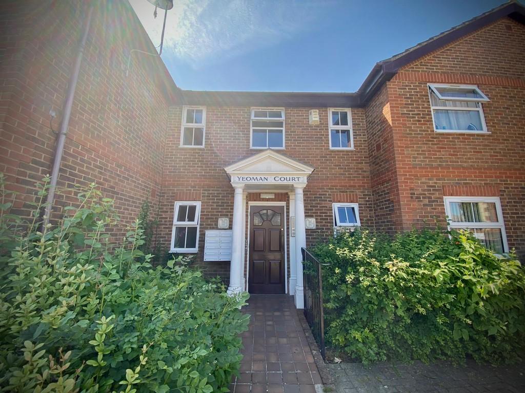 New Heston Road, Heston 1 bed flat - £1,125 pcm (£260 pw)