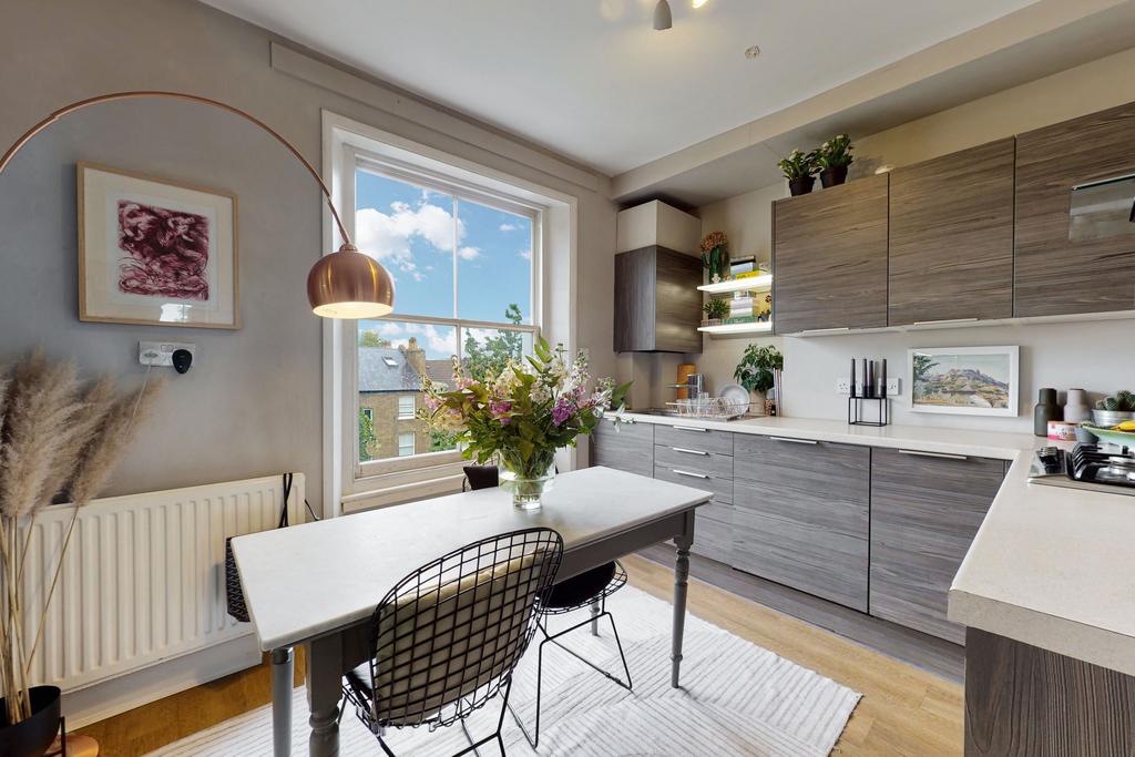 Ladbroke Grove, London, W10 1 bed flat - £2,102 pcm (£485 pw)