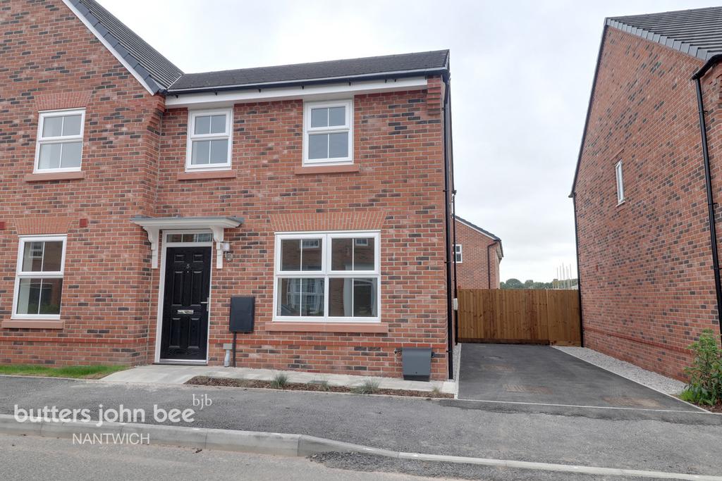 Meadowside Drive, Nantwich 3 bed semi-detached house - £98,550