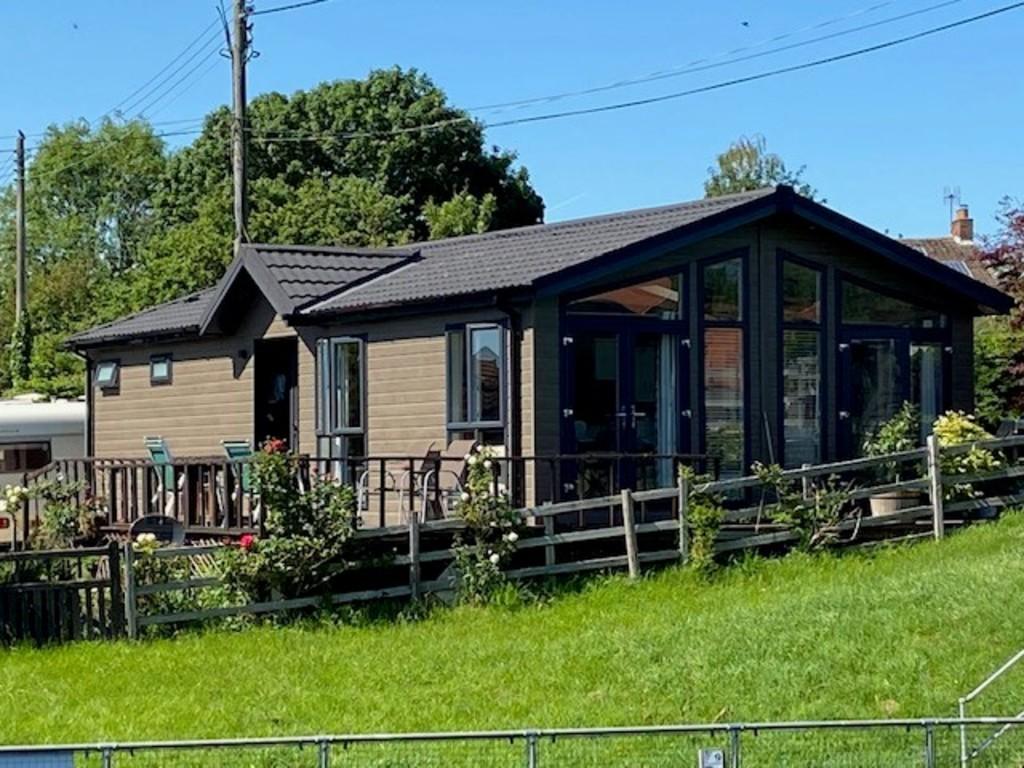 The Reservoir, Surfleet Seas End 2 bed detached bungalow - £210,000