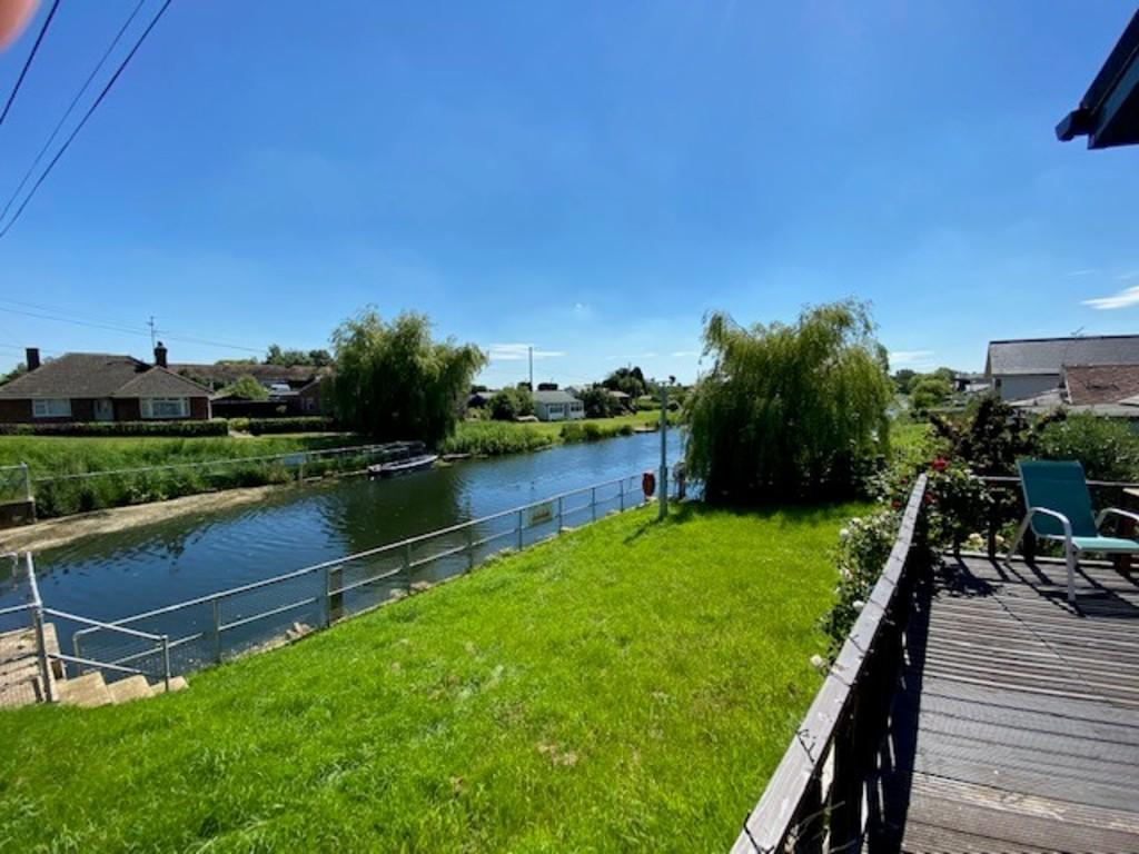 The Reservoir, Surfleet Seas End 2 bed detached bungalow - £210,000