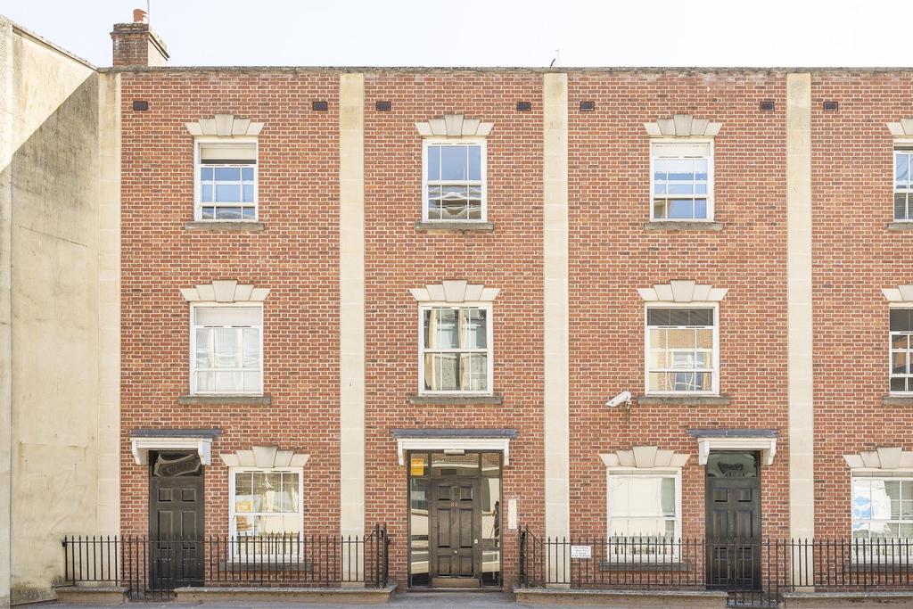 Flat, Victoria Street, BS1 1 bed flat - £875 pcm (£202 pw)