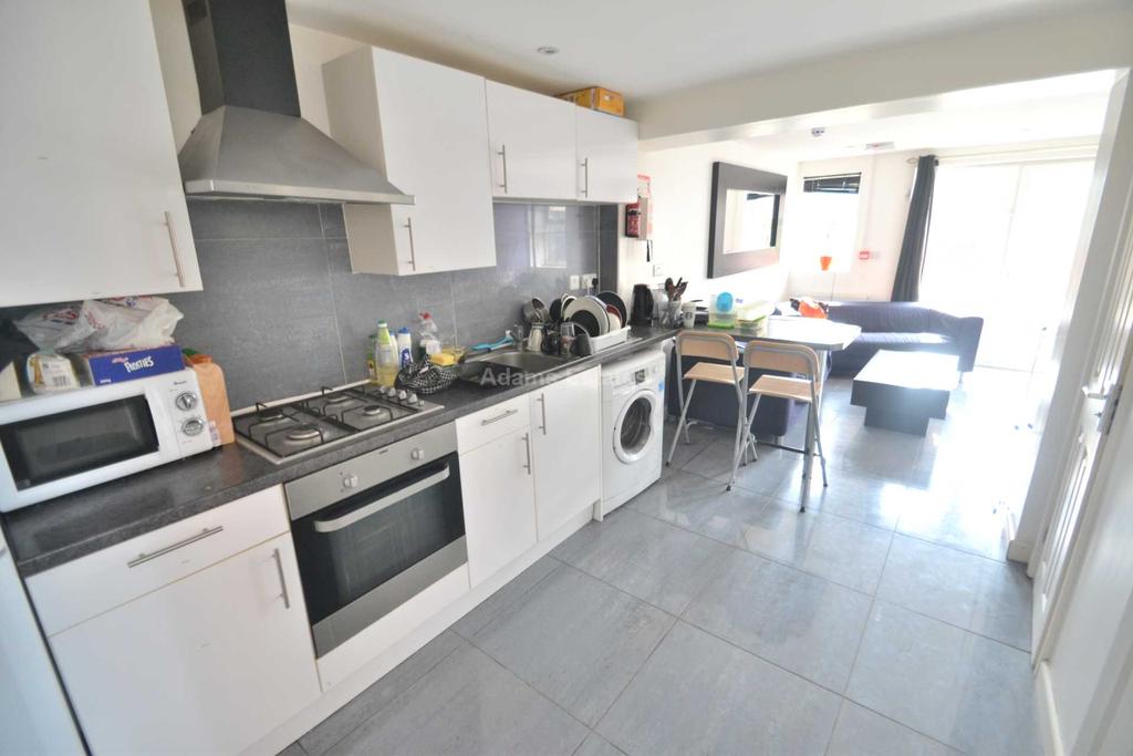 George Street, Reading 1 bed in a house share - £450 pcm (£104 pw)