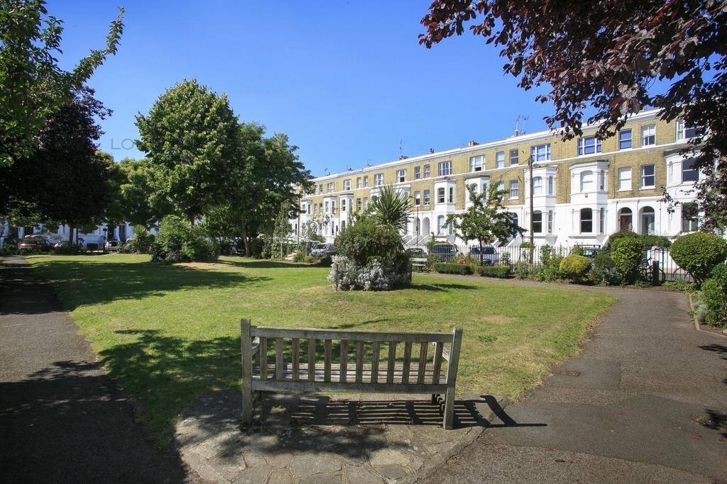 Westcroft Square, Hammersmith, W6 1 bed apartment - £1,399 pcm (£323 pw)