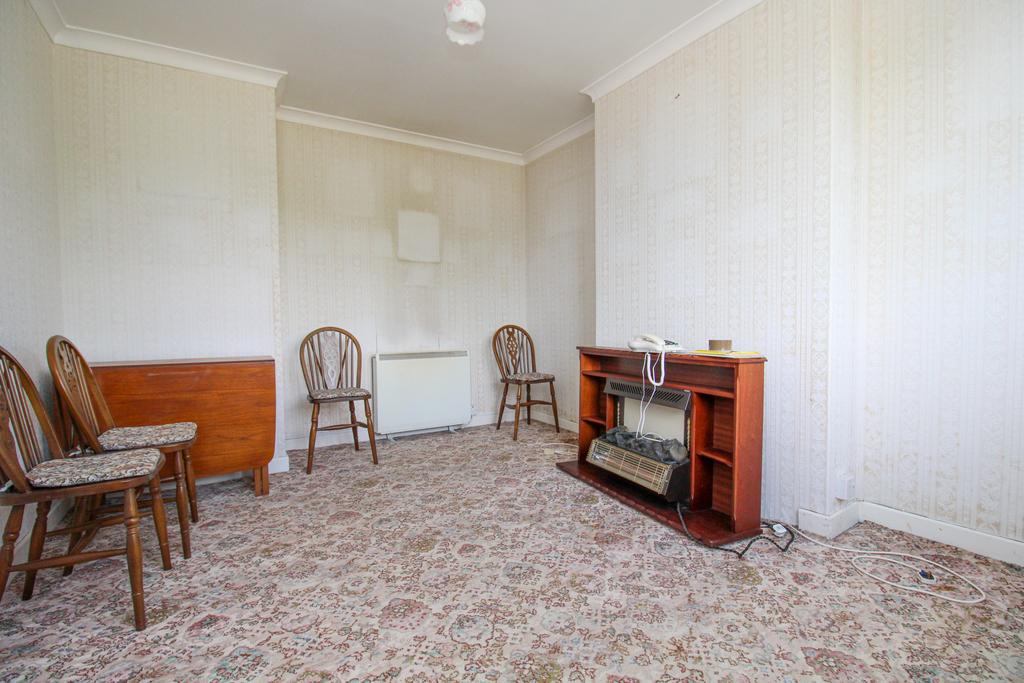 Fox Covert Bank, Thornton Watlass... 3 bed semi-detached house - £185,000