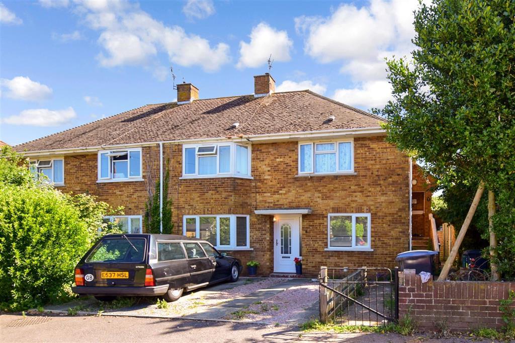 Grantham Avenue, Deal, Kent 2 bed ground floor flat - £200,000