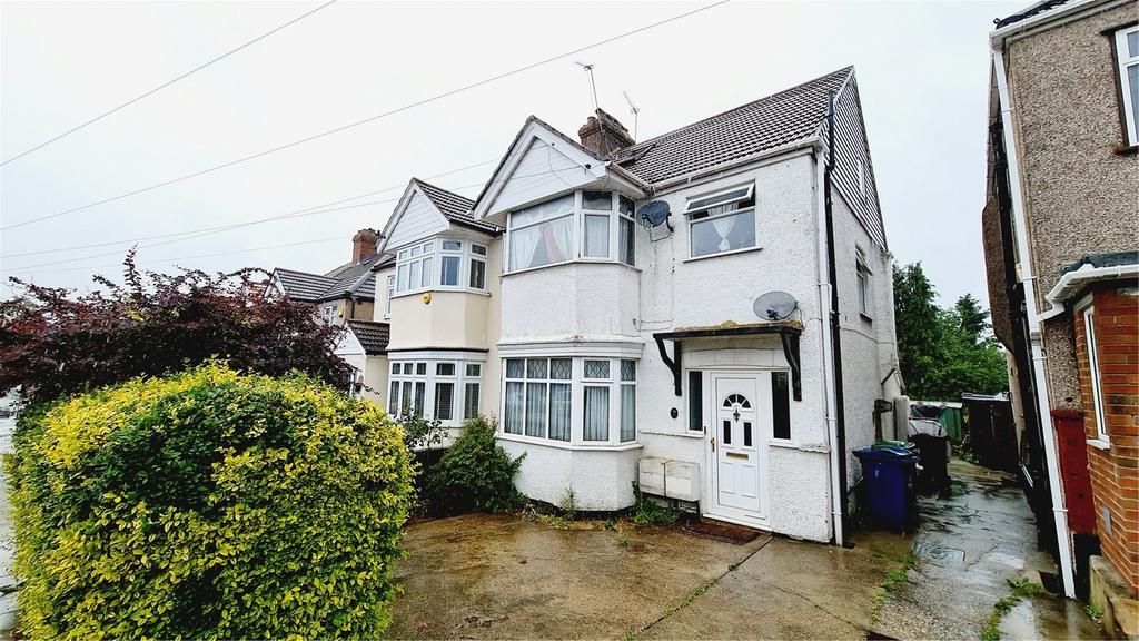 Weald Lane, Harrow, HA3 3 bed apartment - £295,000