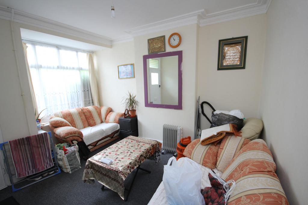 Gilbert Road, Smethwick, West Midlands, B66 2 bed terraced house - £130,000