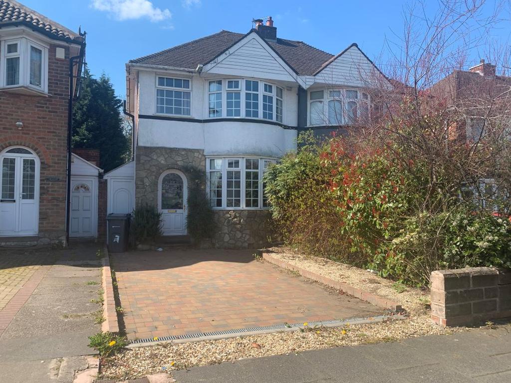 Barnes Hill, Birmingham, B29 5UJ 3 bed semi-detached house - £69,000