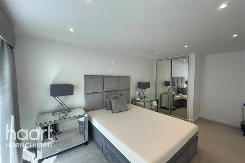 Primula Court, Kings Park... 1 bed flat - £1,200 pcm (£277 pw)