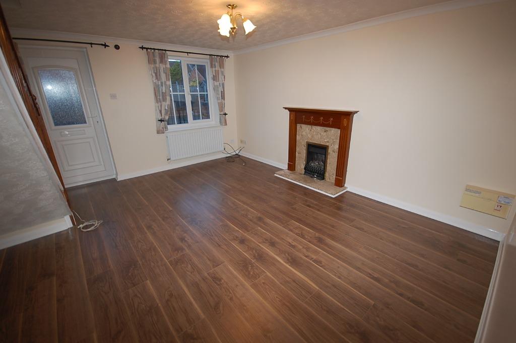 Falcon Way, Sleaford, NG34 3 bed semi-detached house - £650 pcm (£150 pw)