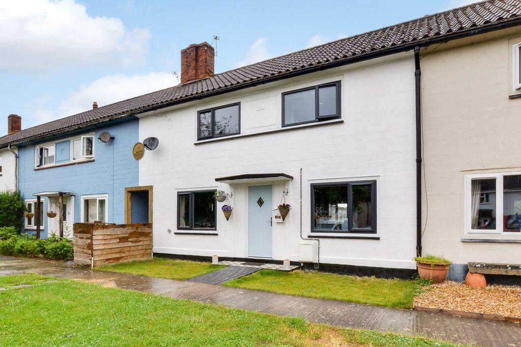 Arnold Noad Corner, Southwick... 3 bed terraced house - £250,000