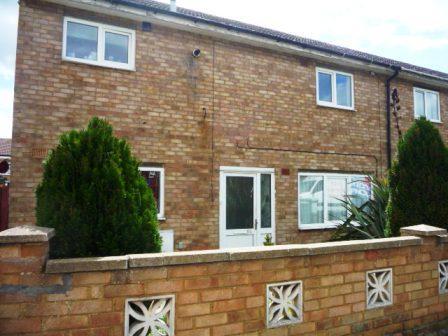Highfield Road, Kettering, NN15 3 bed semi-detached house - £700 pcm (£ ...