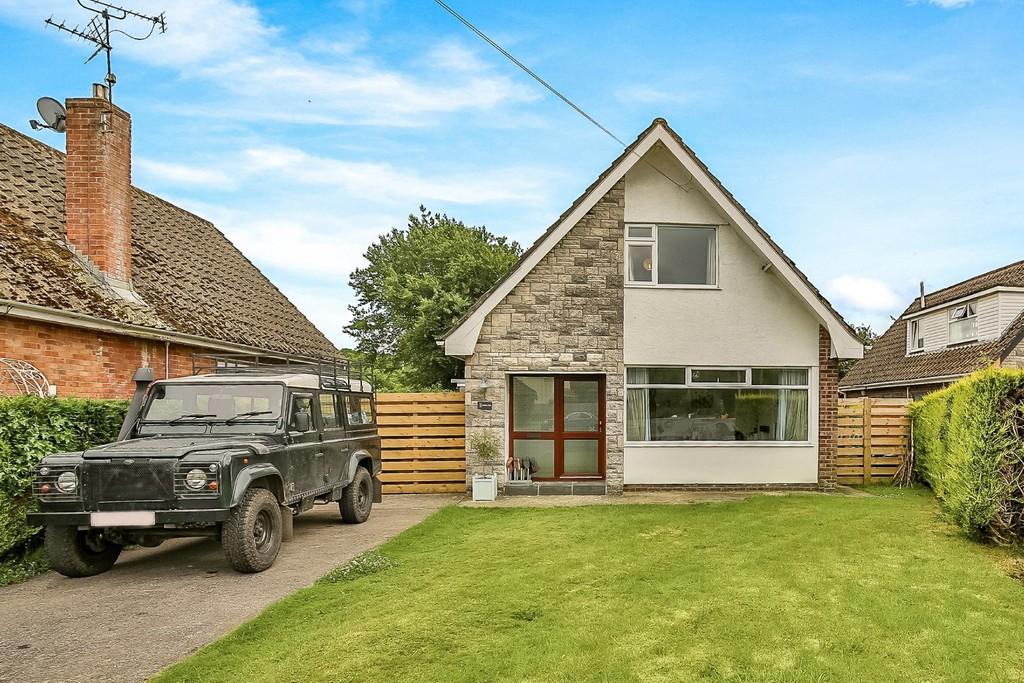 Maes Lloi, Aberthin, Cowbridge, Vale... 3 bed detached house - £450,000