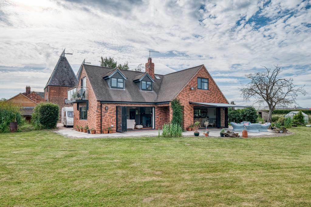 Main Road, Kempsey, Worcester, WR5 3PA 4 bed detached house - £750,000