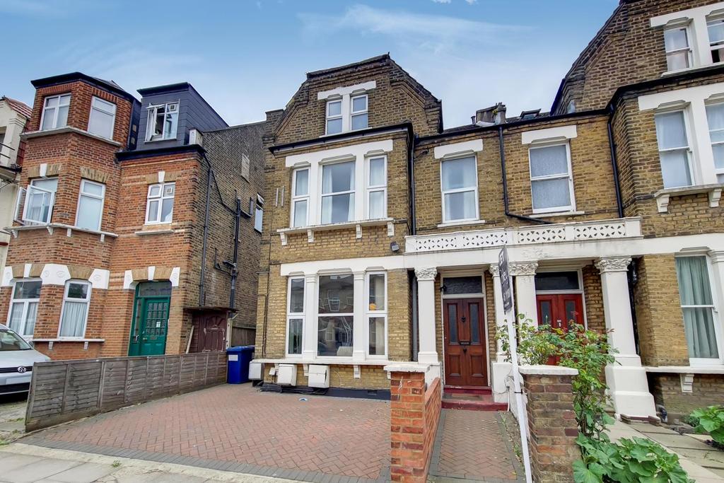 Station Road, Finchley Central, N3 1 bed flat - £1,350 pcm (£312 pw)