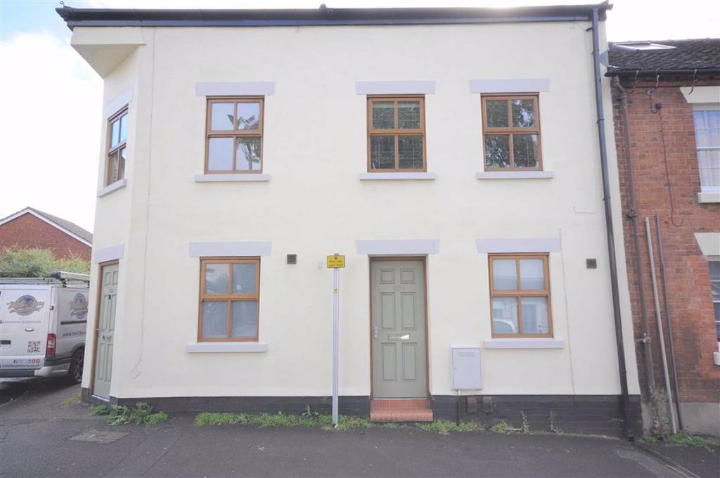 Oulton Road, Stone 2 bed townhouse - £675 pcm (£156 pw)