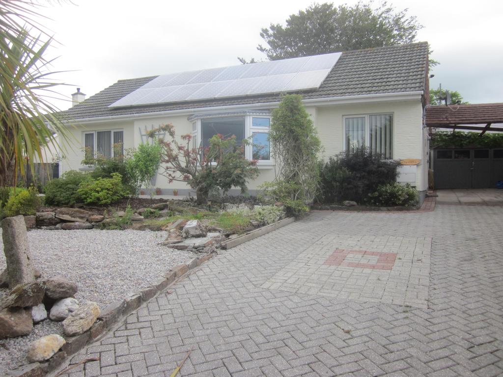 Tremabe Lane, Dobwalls, Liskeard... 3 bed detached bungalow - £299,950