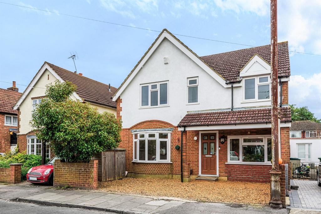 Sunmead Road, Sunbury-On-Thames, TW16 5 bed detached house - £2,850 pcm ...