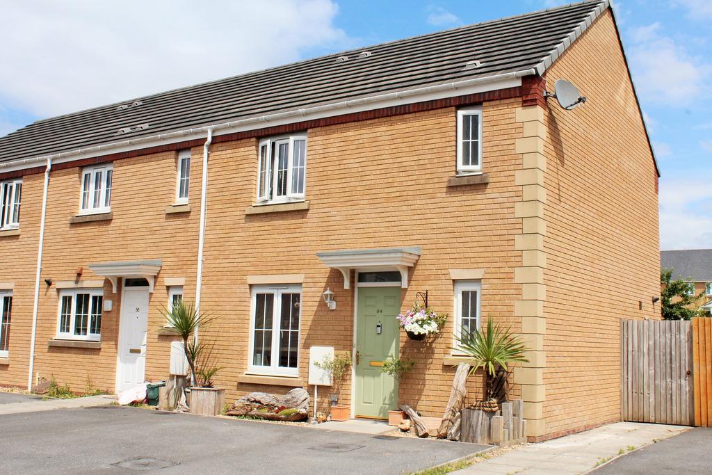 Six Mills Avenue, Bryngwyn Village... 3 bed end of terrace house - £179,995