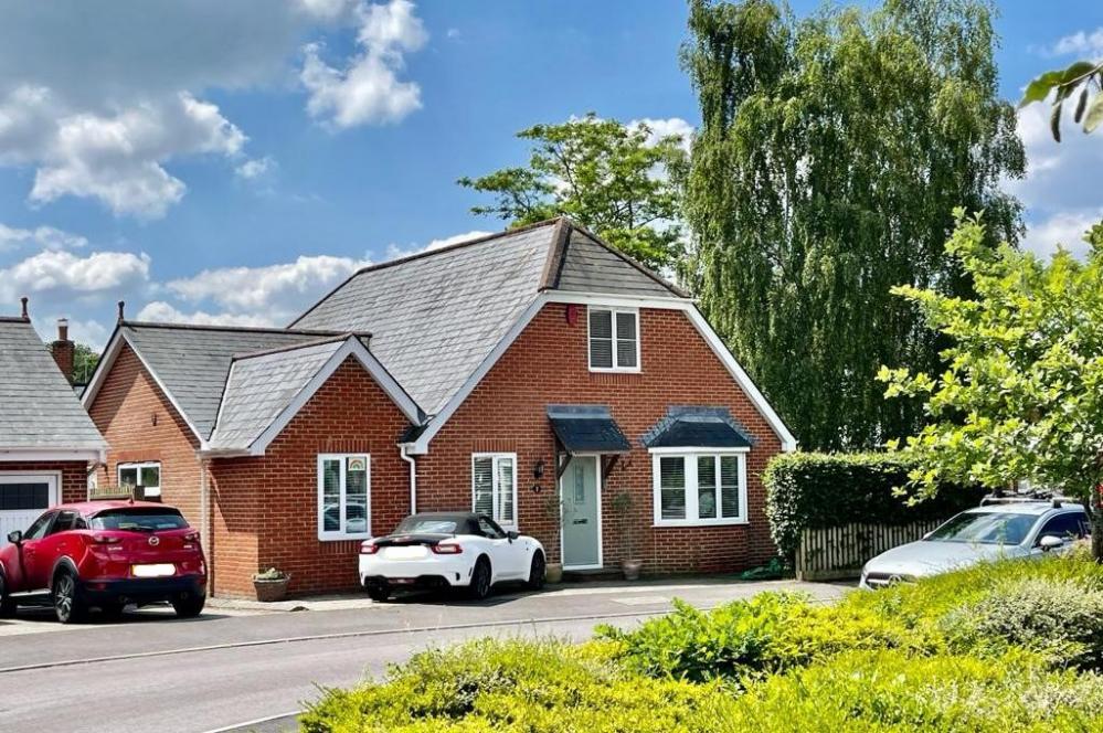 Ringwood, BH24 1SD 4 bed detached house - £550,000