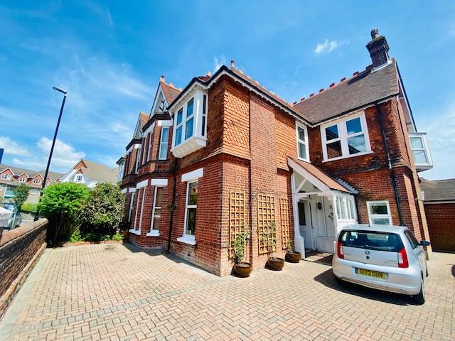HARTFIELD ROAD, EASTBOURNE BN21 2 bed ground floor flat - £349,950