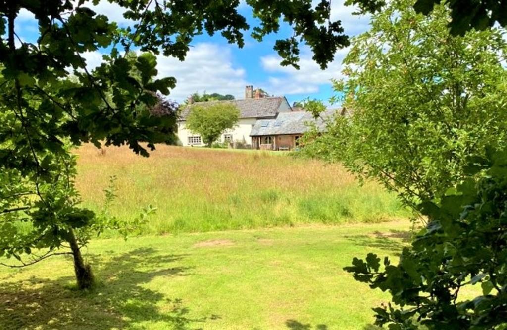 Talaton 4 bed link detached house - £1,000,000