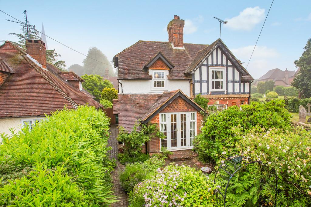 Church Road, Rotherfield 2 bed semi-detached house - £350,000