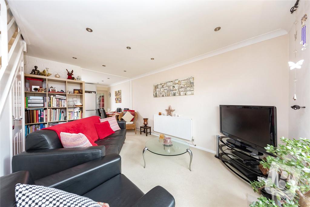Timberlog Lane, Basildon, SS14 2 bed terraced house - £290,000