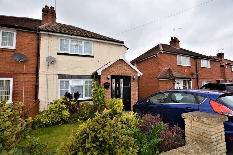 Essex Avenue, Slough 3 bed semi-detached house - £385,000